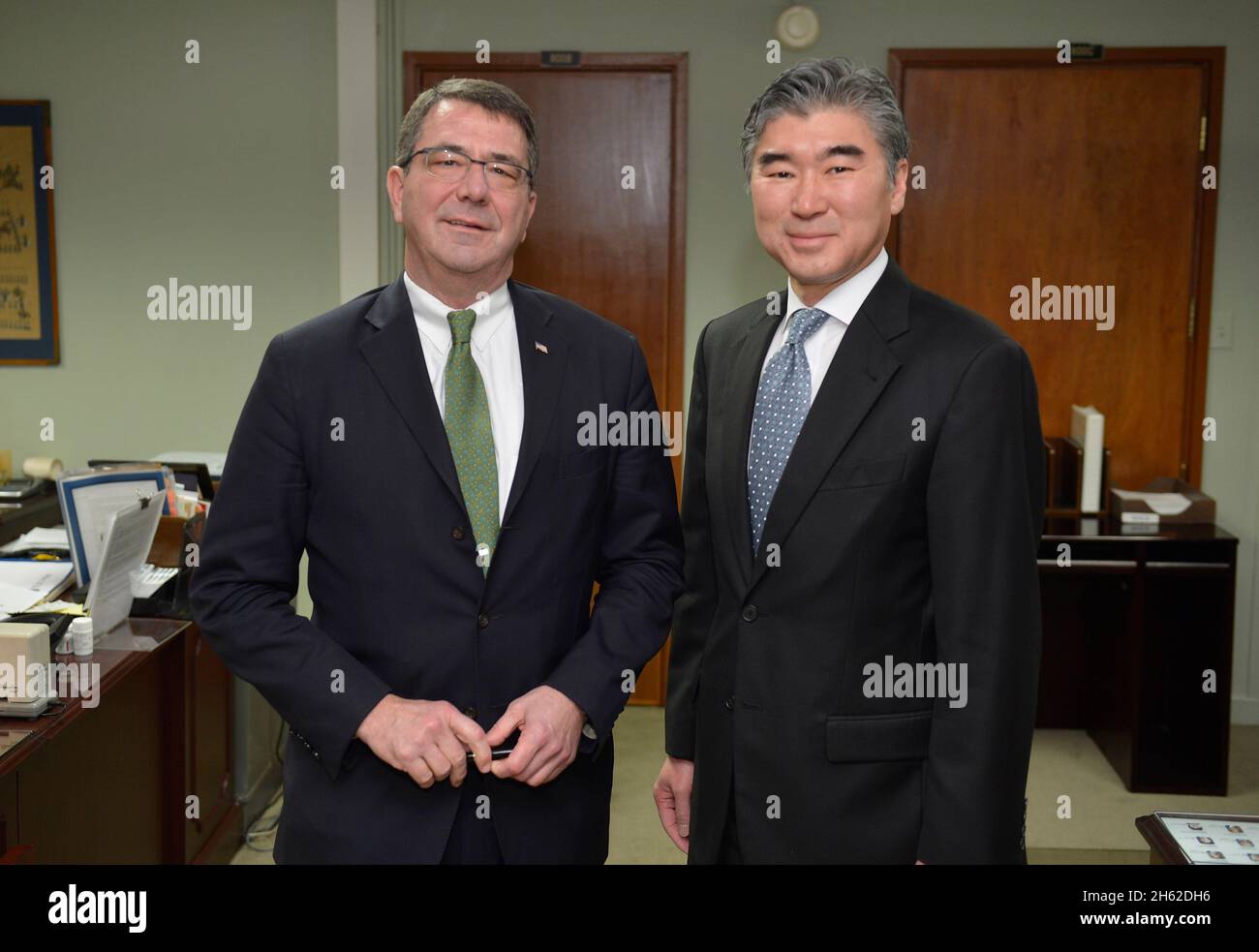 U s ambassador to korea sung kim hi-res stock photography and images ...