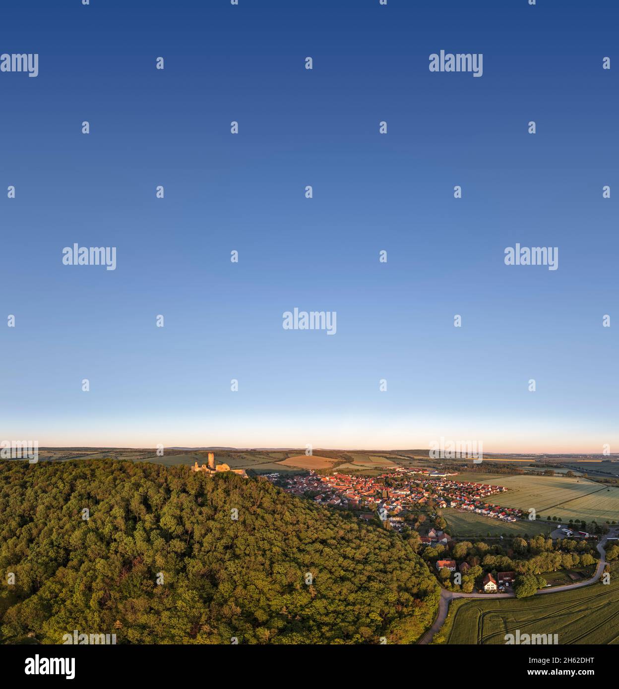 germany,thuringia,mühlberg,mühlburg,castle ruins,mountain,village ...