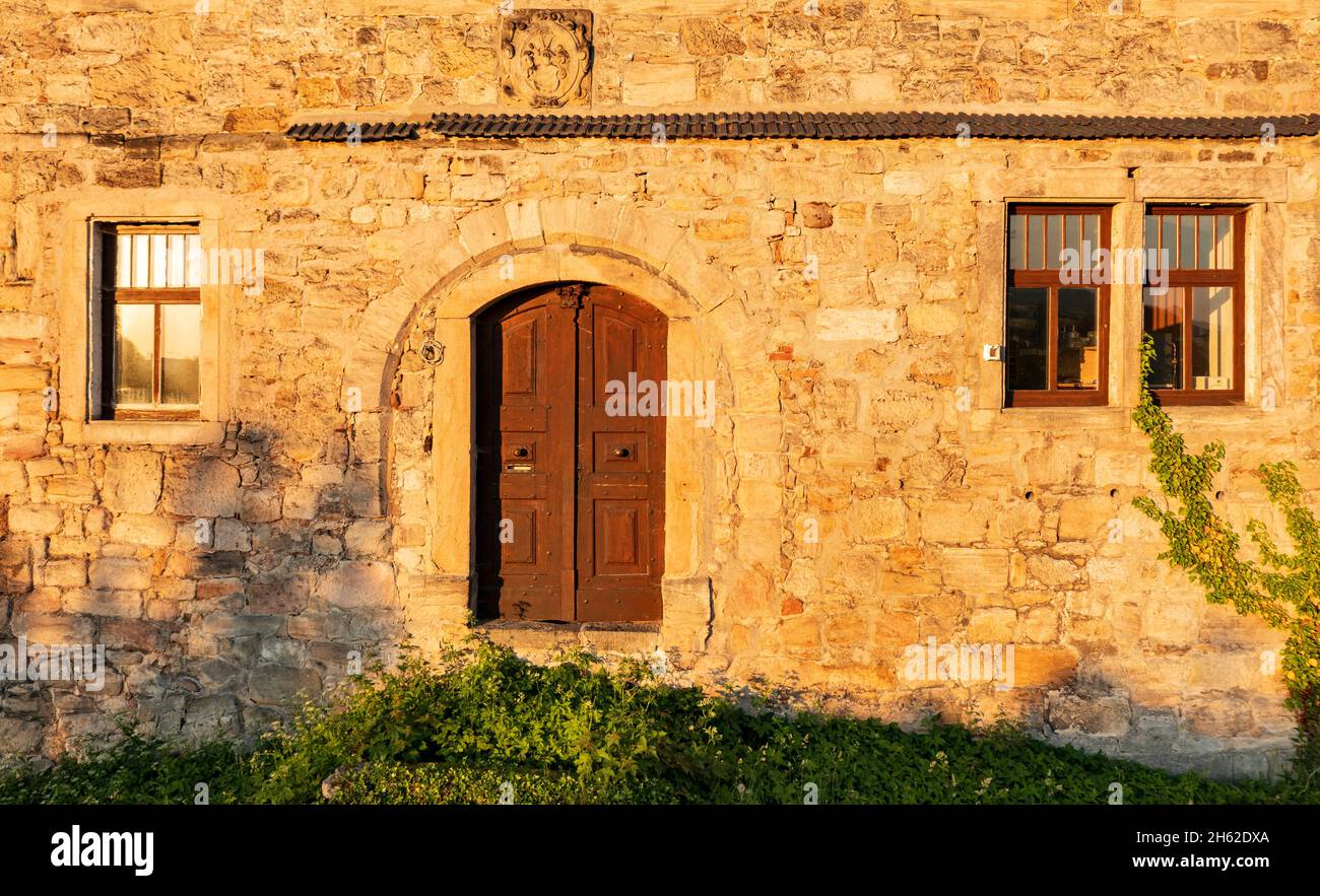Castle wall window hi-res stock photography and images - Alamy
