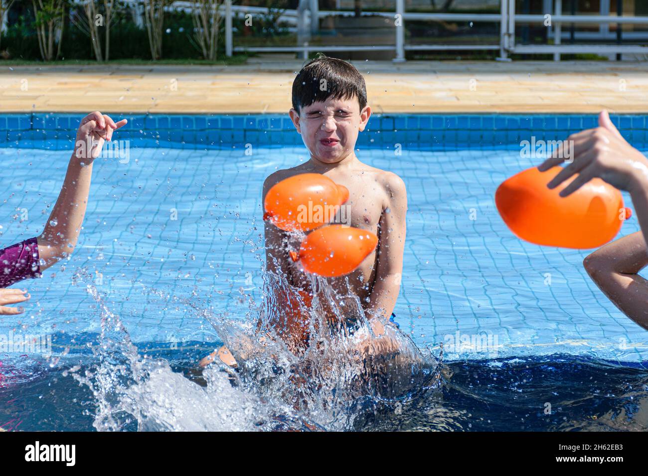 Water bomb splash hi-res stock photography and images - Alamy