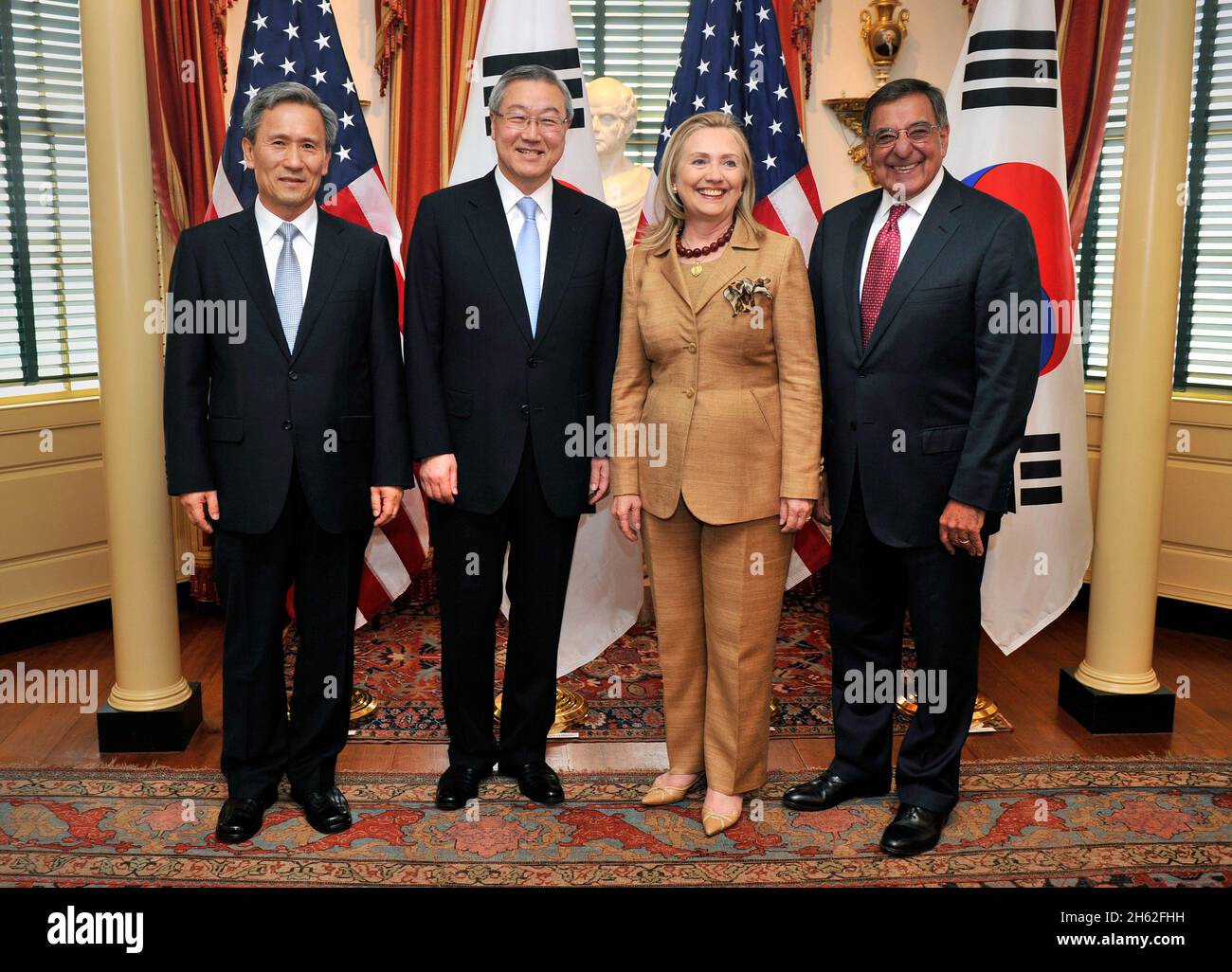 Kim sung jin hi-res stock photography and images - Alamy