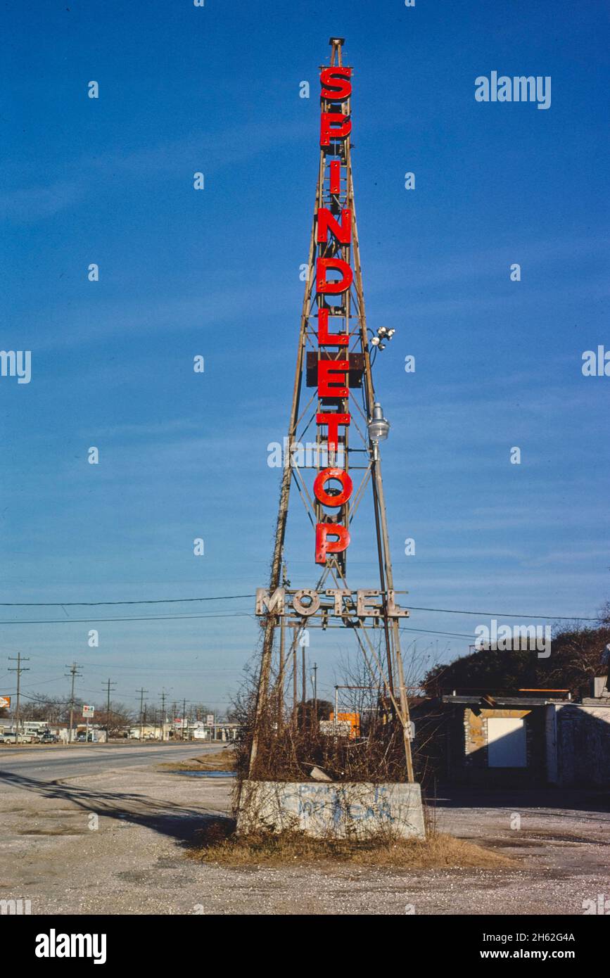 Spindletop Motel sign, Beaumont, Texas; ca. 1979 Stock Photo - Alamy