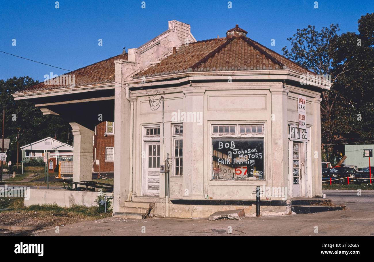 1980s gas station hi-res stock photography and images - Alamy