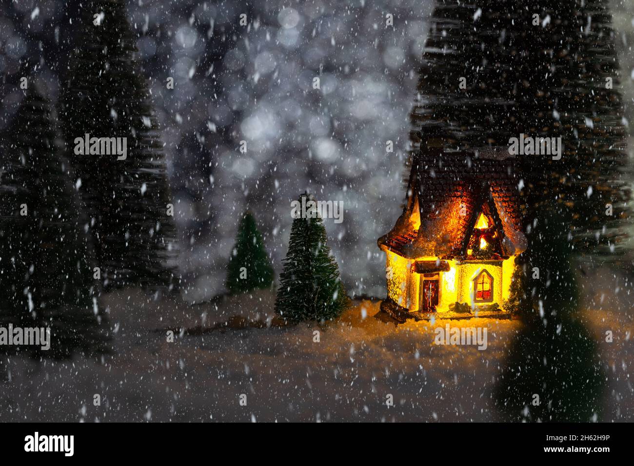 Fantasy forest house night hi-res stock photography and images - Alamy