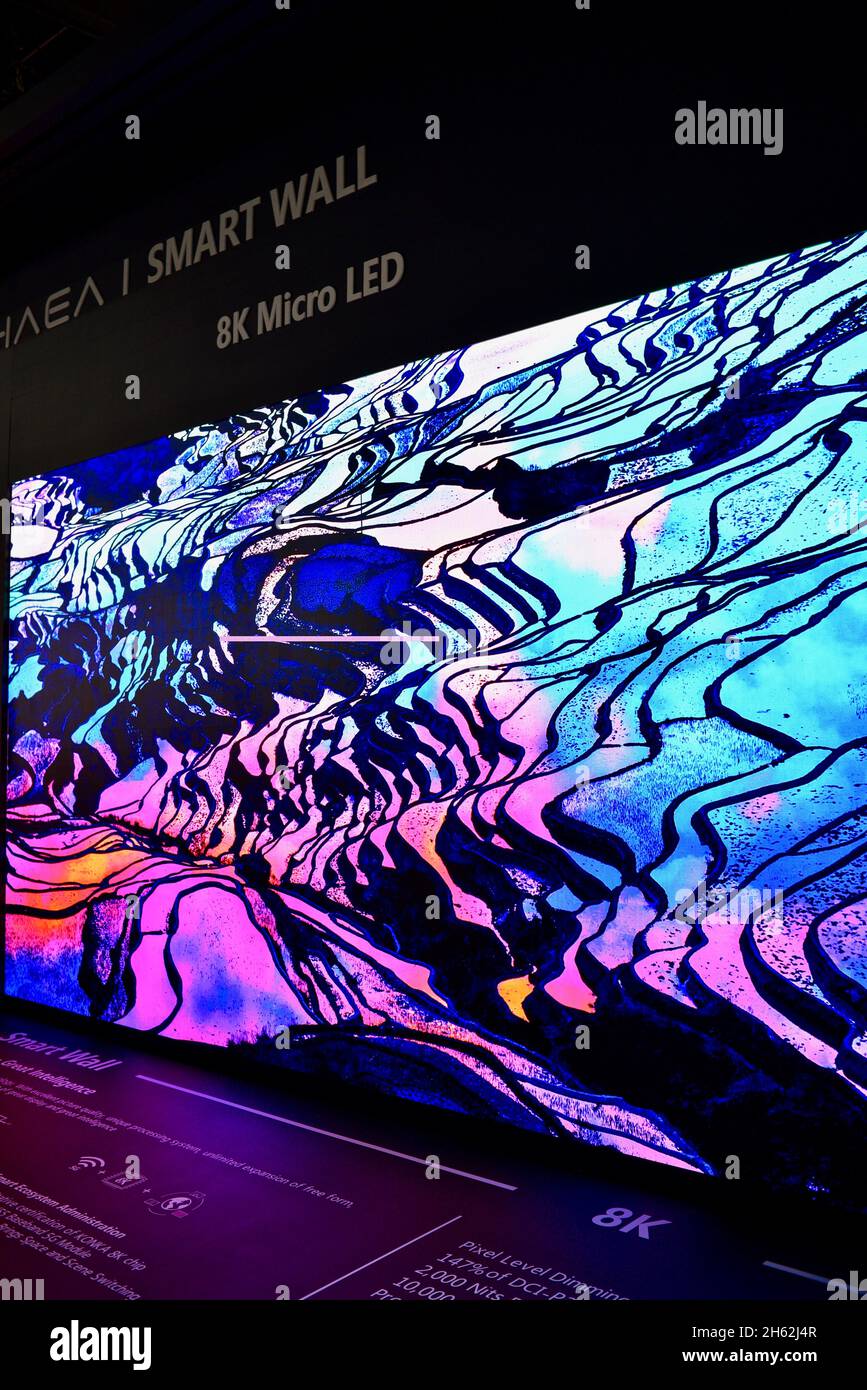 Micro led 8k hi-res stock photography and images - Alamy