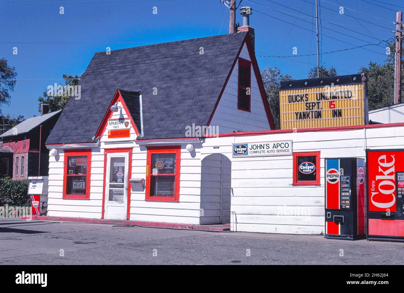 Archival apco gas station hi-res stock photography and images - Alamy