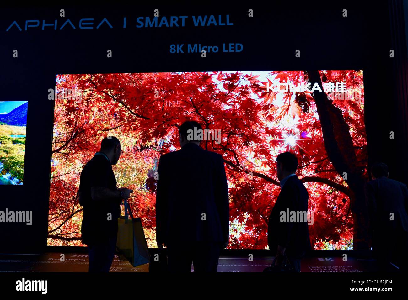 Viewing booth hi-res stock photography and images - Alamy