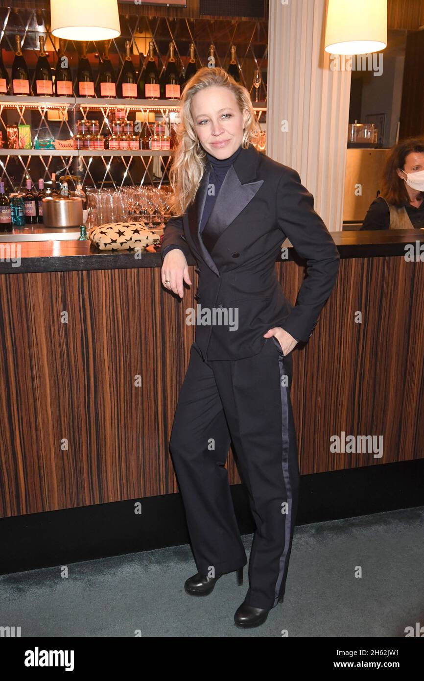 Munich, Germany. 12th Nov, 2021. Actress Nina Proll stands at the ...