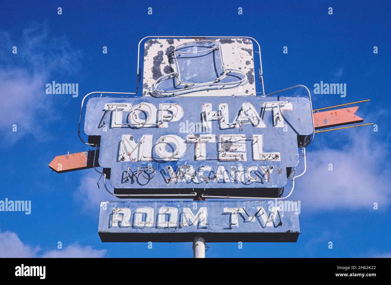 Top Hat Motel sign, Route 41, Cordele, Georgia; ca. 1980 Stock Photo ...
