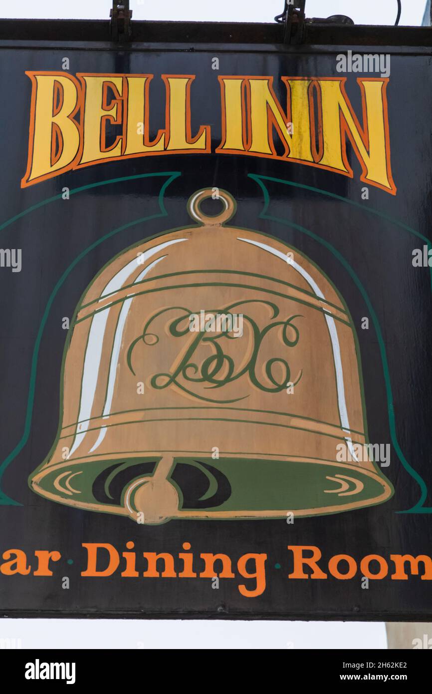 The bell inn pub sign hi-res stock photography and images - Alamy