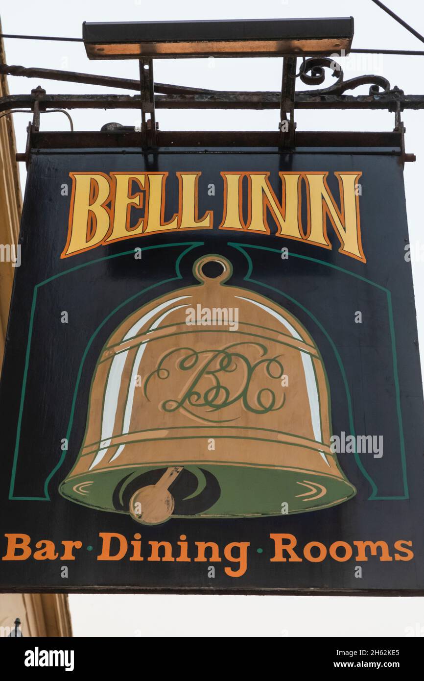 Bell inn pub sign hi-res stock photography and images - Alamy