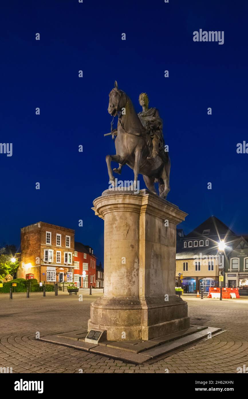 Equestrian statue of prince william iii on horseback hi-res stock ...