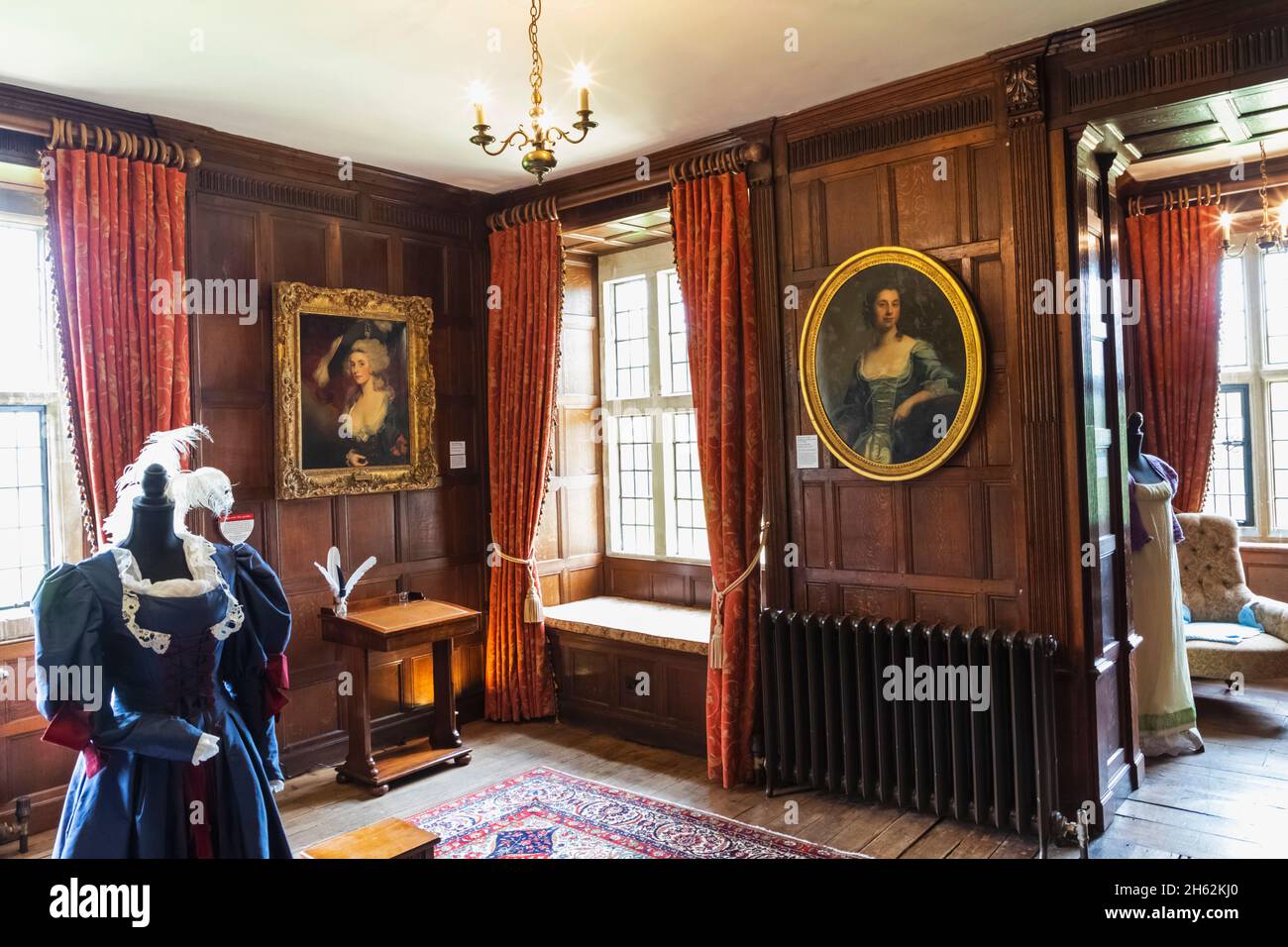 Elizabethan house interior hi-res stock photography and images - Alamy