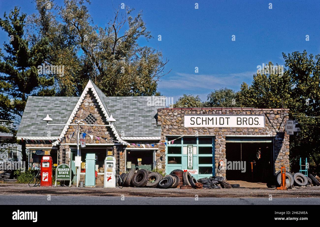 Texaco gas station 1970s hi-res stock photography and images - Alamy