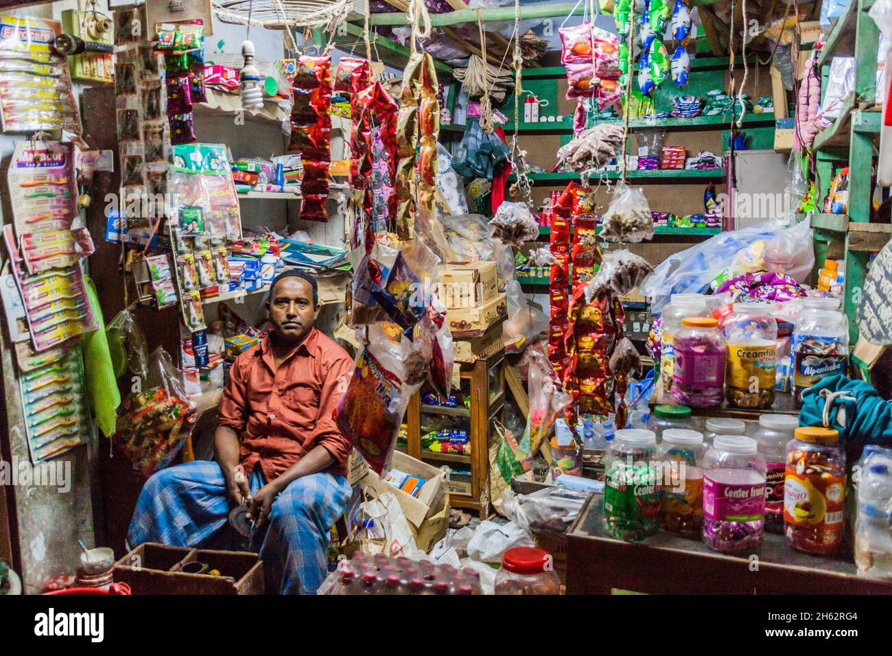 Asian shop keeper hi-res stock photography and images - Alamy