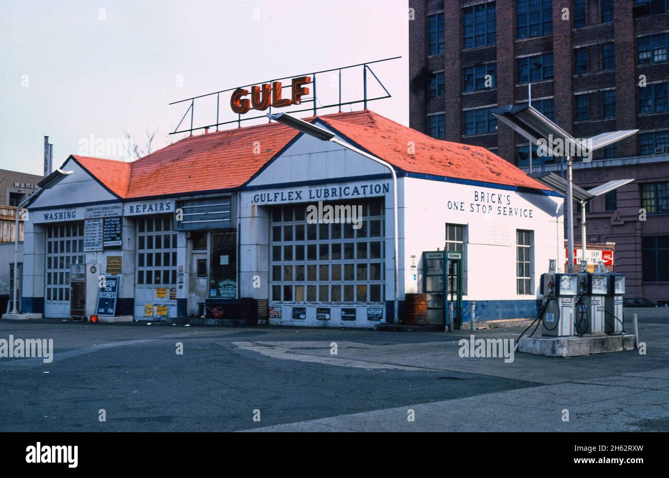 1970s gulf gas station hi-res stock photography and images - Alamy
