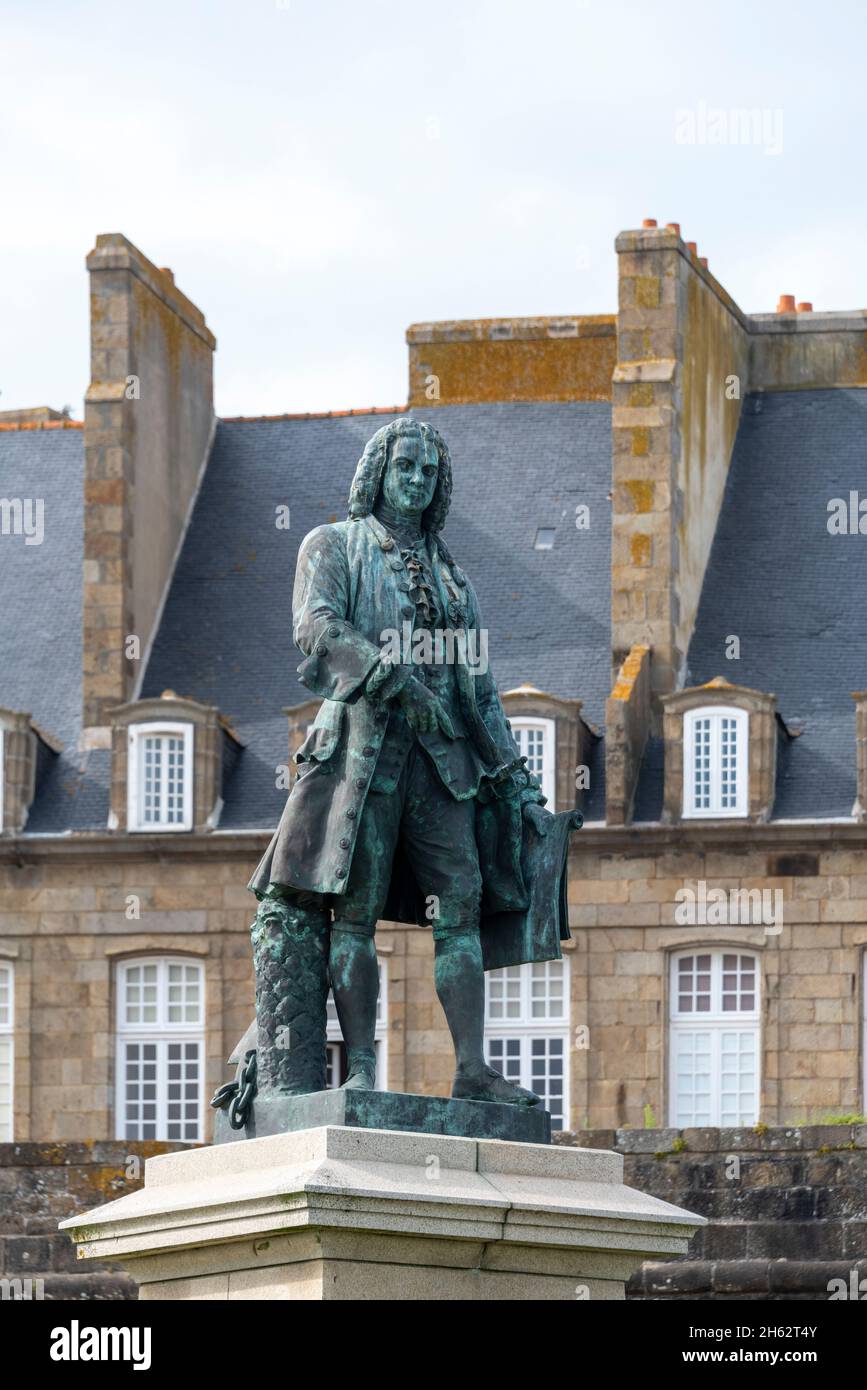 Monument to admiral bertrand francois mahe de la bourdonnais hi-res ...