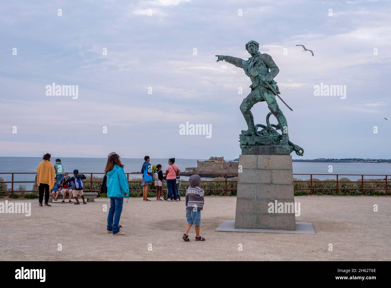 france,brittany,ille et vilaine,saint malo,statue of privateer captain ...