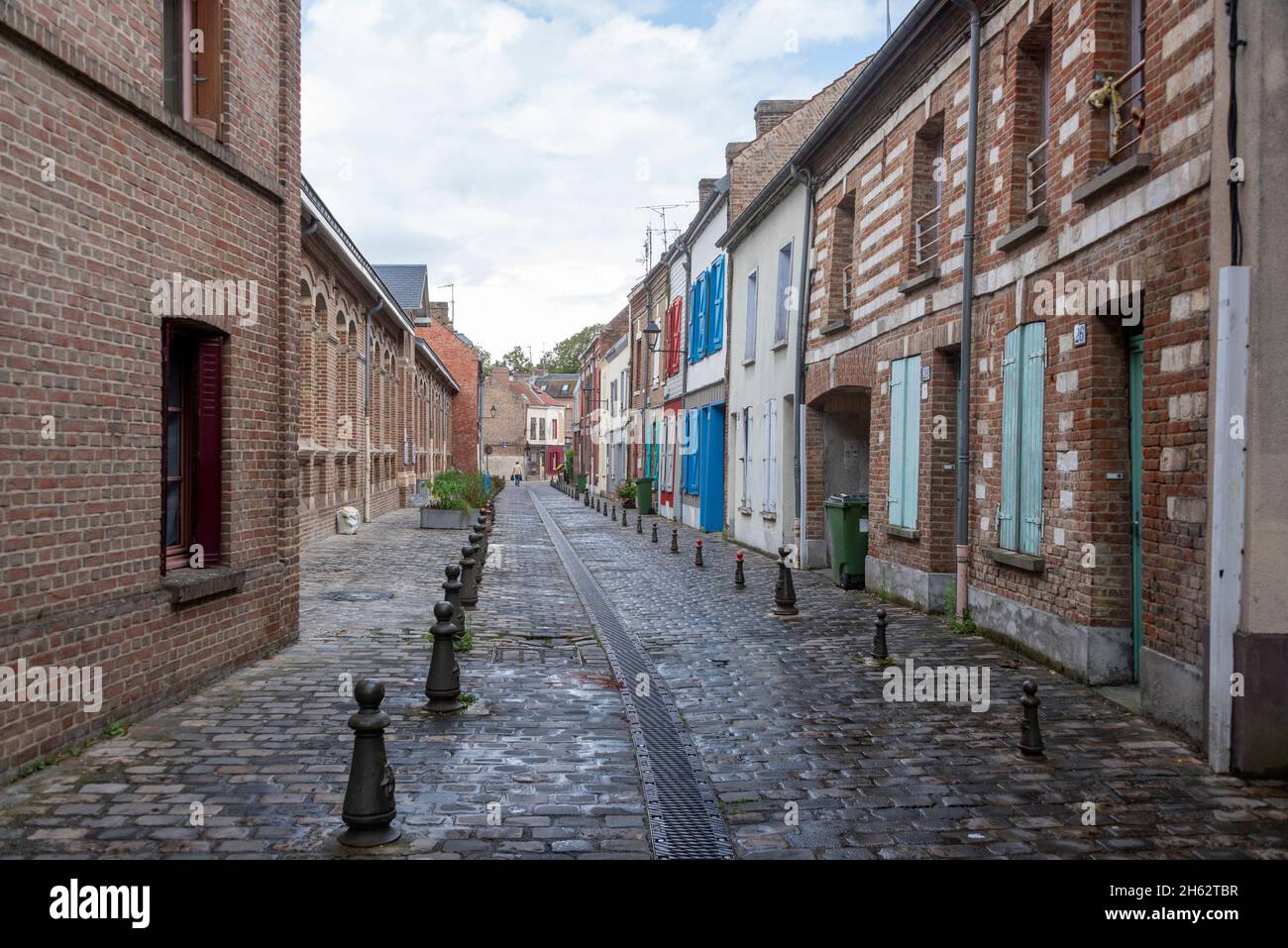 Heritage style bollards hi-res stock photography and images - Alamy