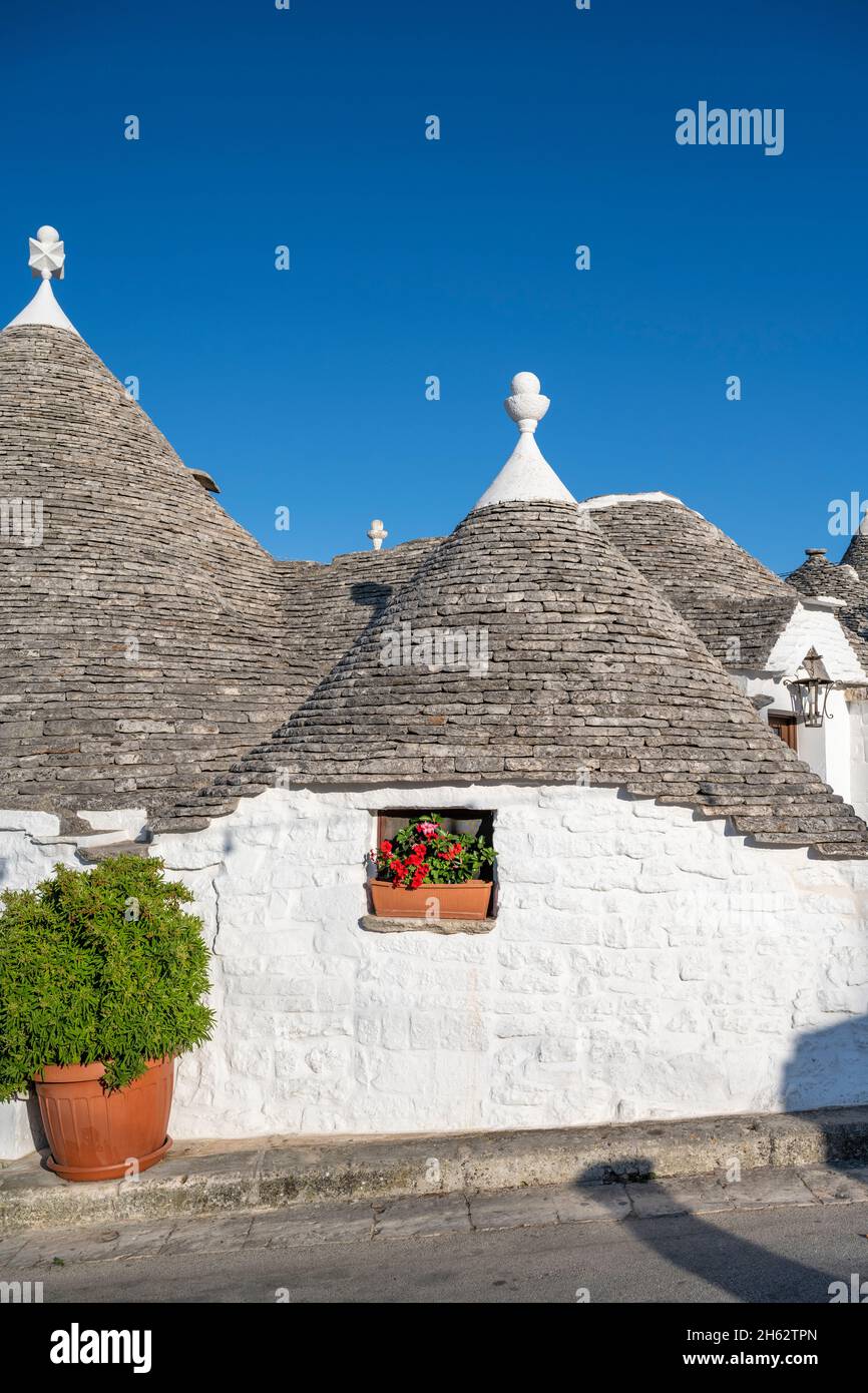 Alberobello town center hi-res stock photography and images - Alamy