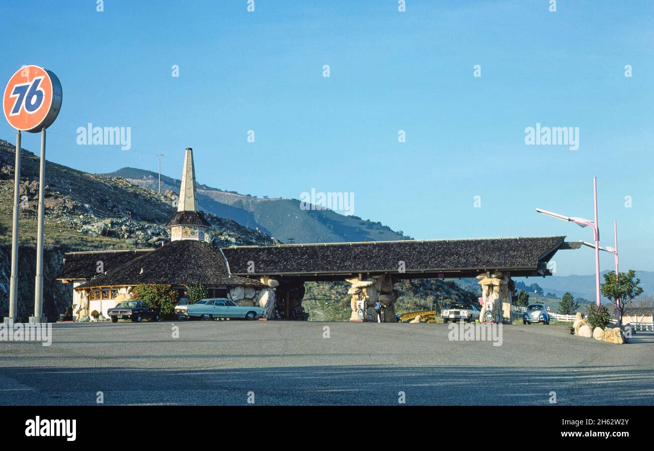 Union 76 gas station hi-res stock photography and images - Alamy