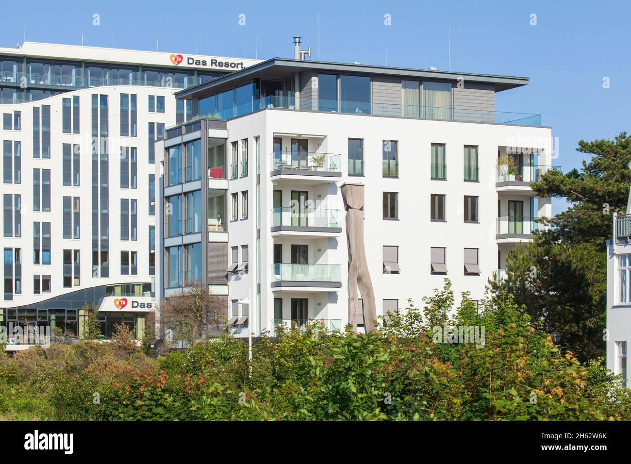 Lake promenade with hotel das resort hi-res stock photography and ...