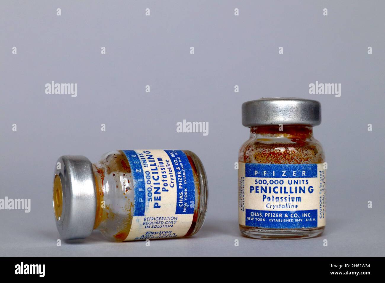 Vial of PFIZER Penicillin G - PFIZER is a US Pharmaceutical Companies ...