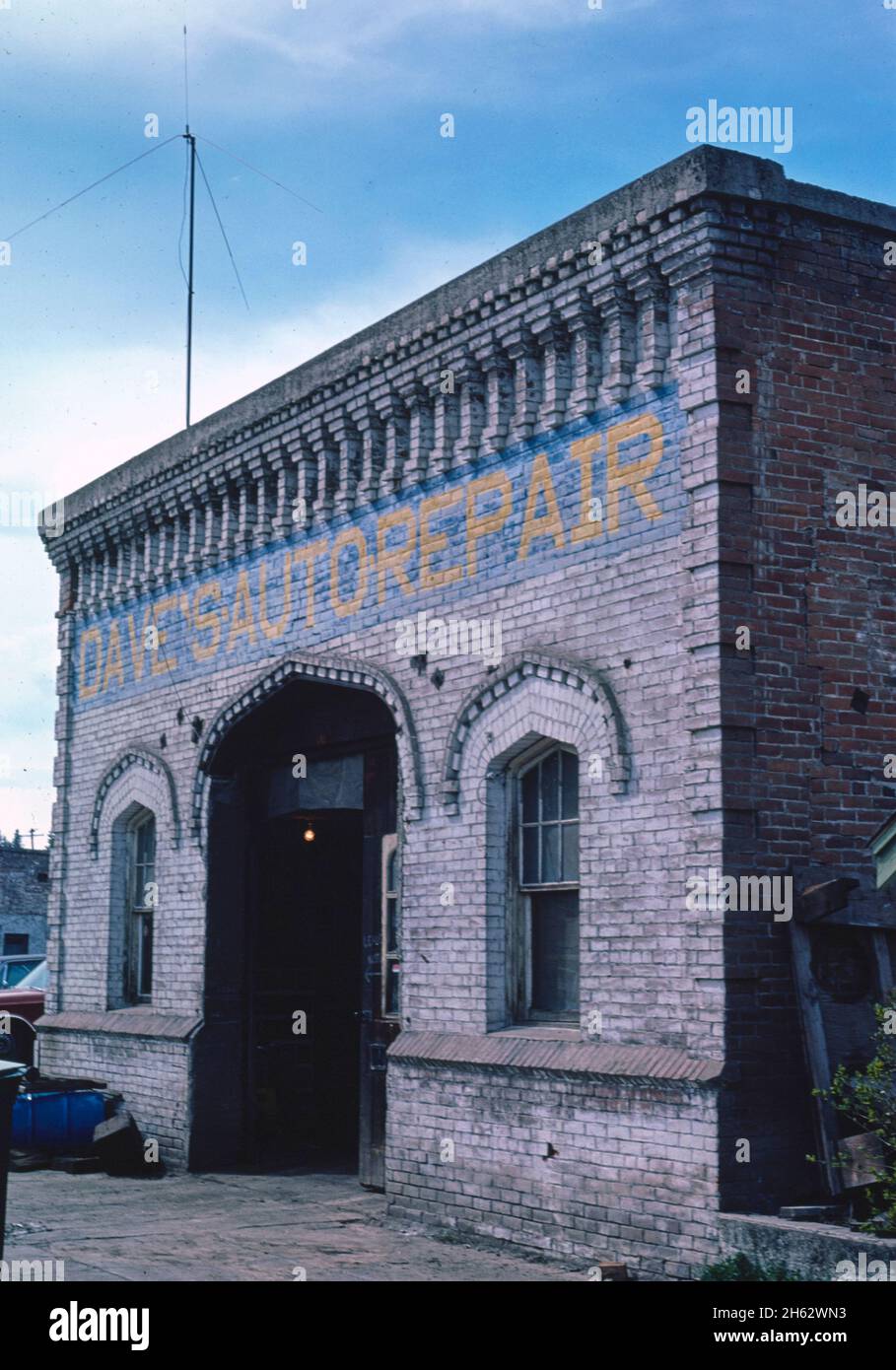 Historical auto repair hi-res stock photography and images - Alamy