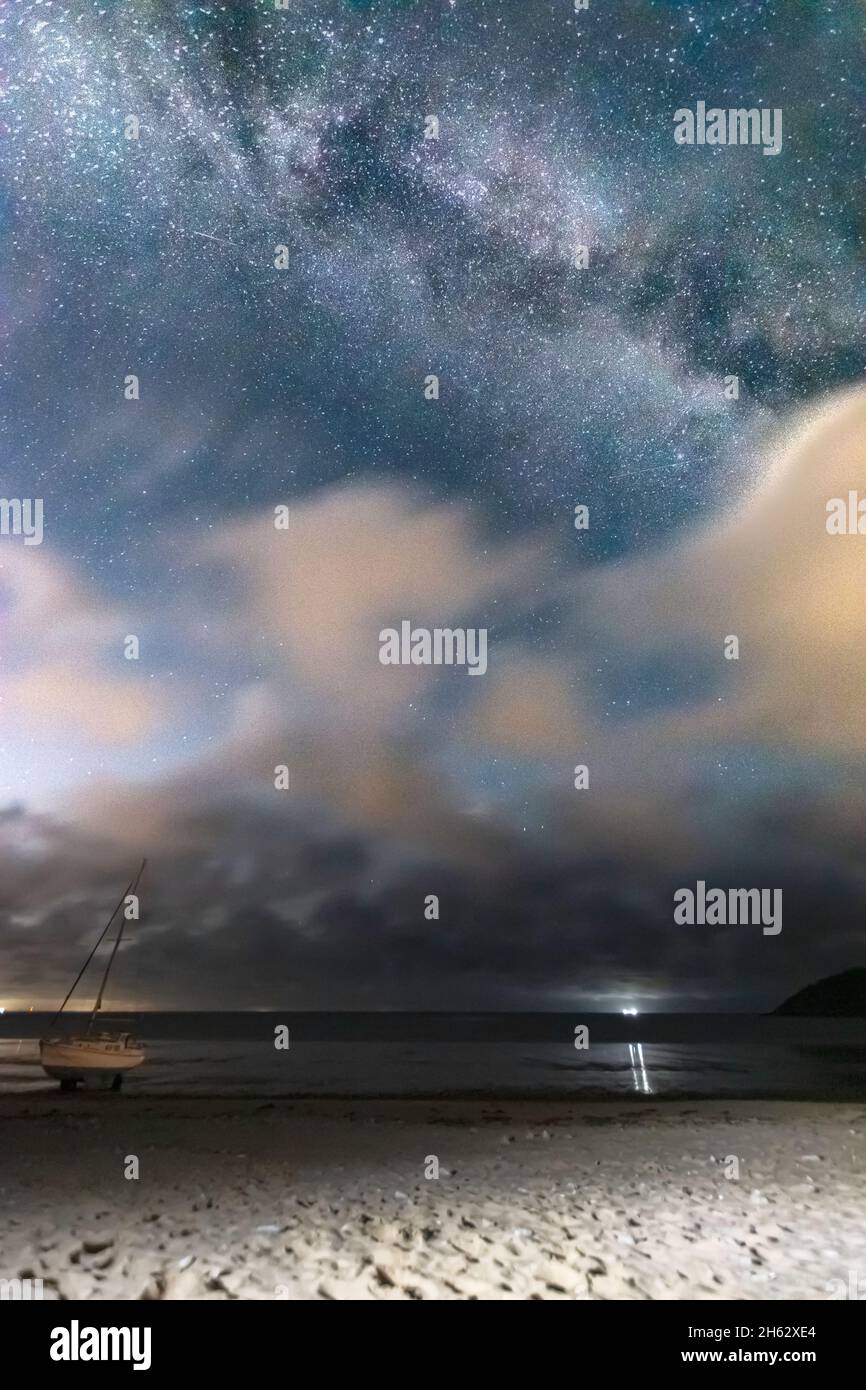 Milky way over sea hi-res stock photography and images - Alamy