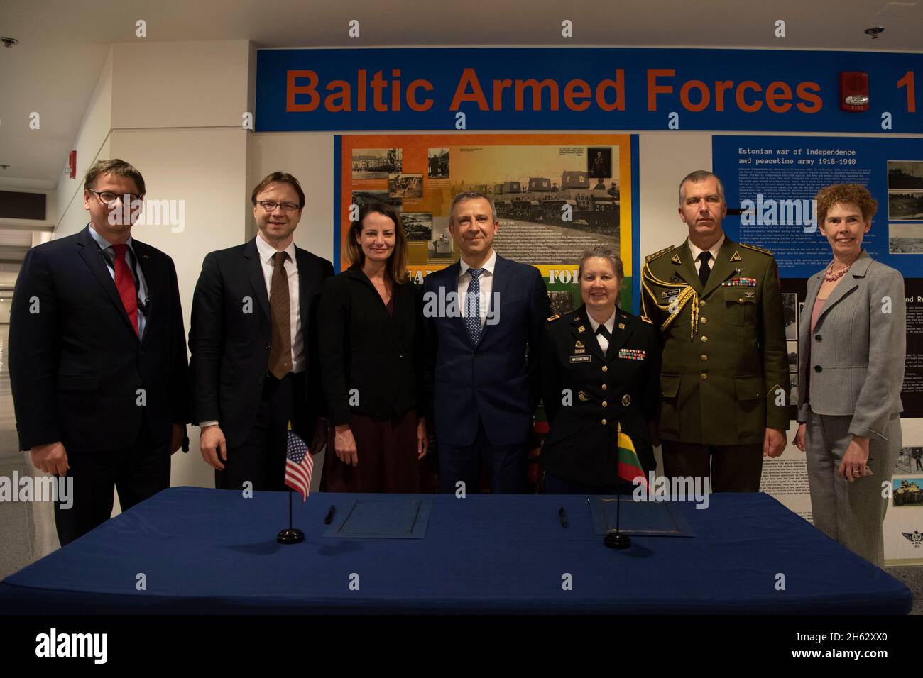 Reportage: U.S. Acting Assistant Secretary of Defense for International ...
