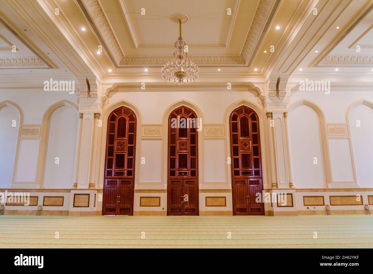 Interior of Sultan Qaboos Mosque in Salalah, Oman Stock Photo - Alamy