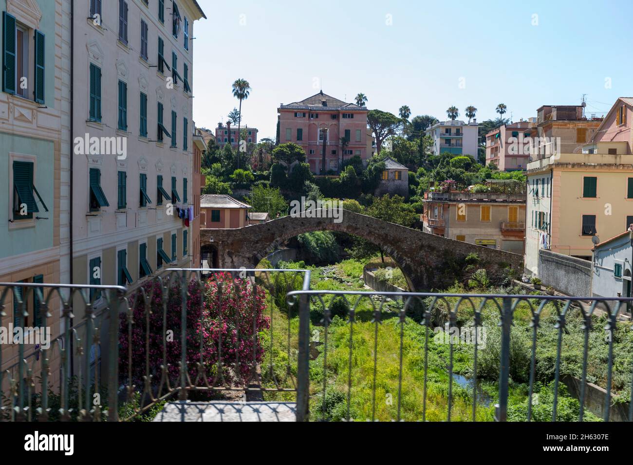 Italy fencing hi-res stock photography and images - Alamy