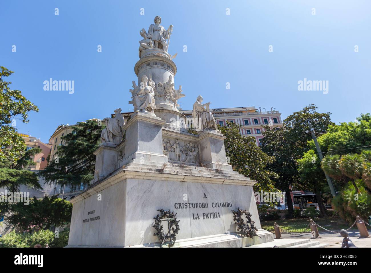 Statue of cristoforo colombo in genoa hi-res stock photography and ...