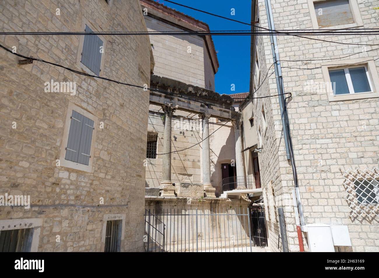 inside the walls of the historical center / old town of split in ...