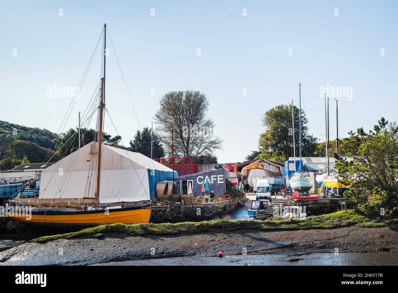 Helston river hi-res stock photography and images - Alamy