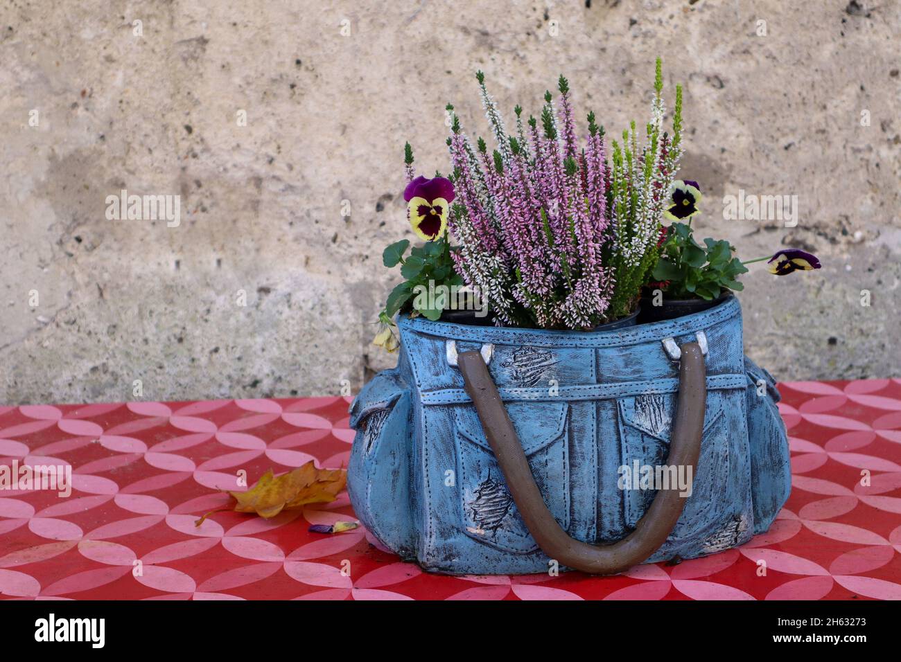 Metal interior decoration hi-res stock photography and images - Alamy