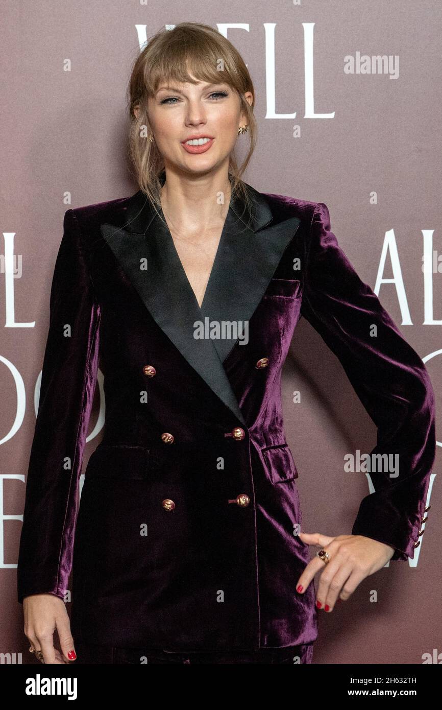 Taylor swift 2021 hi-res stock photography and images - Alamy