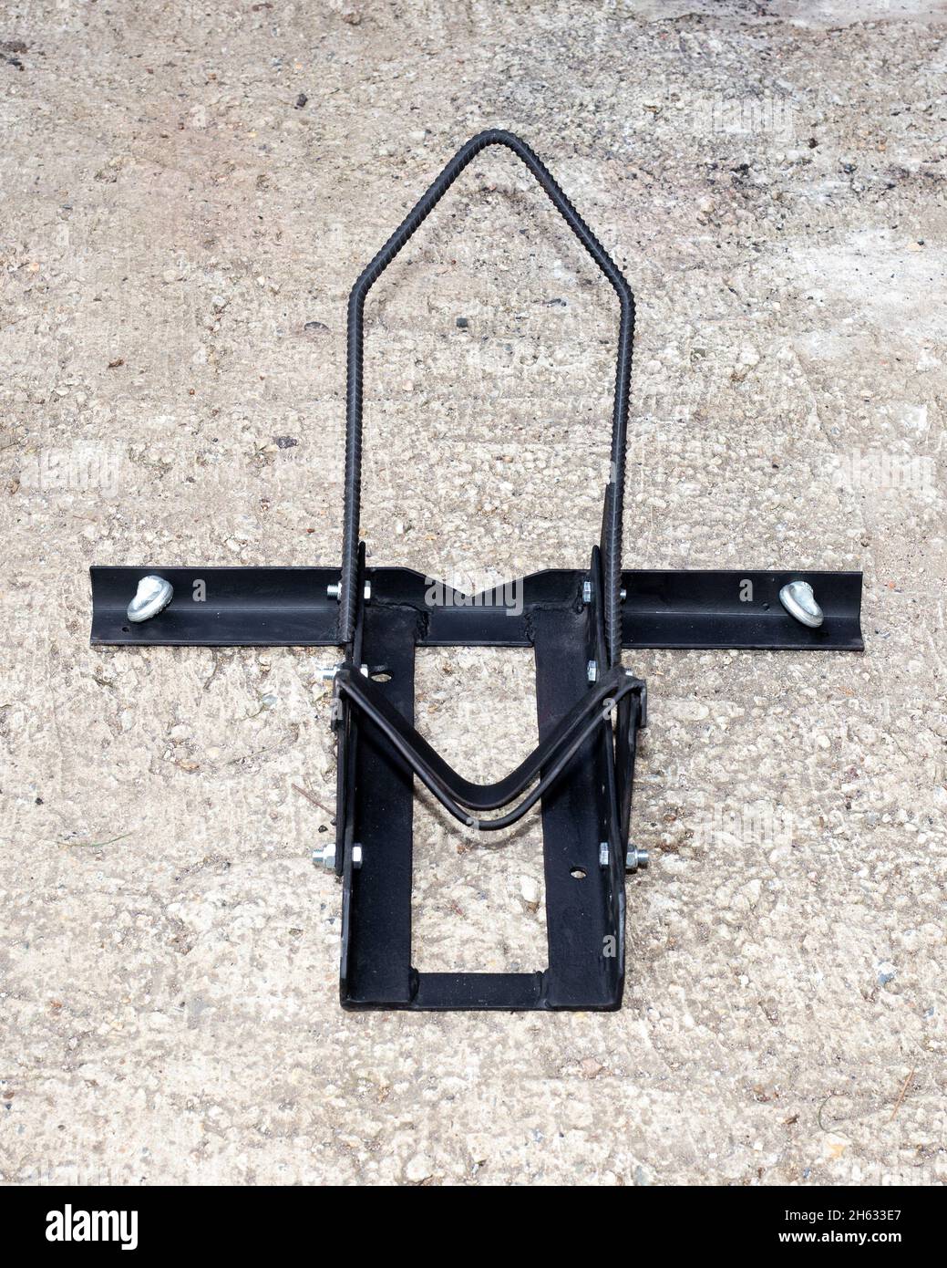 Transportation of motorcycles in a trailer. Locking device, motorcycle ...