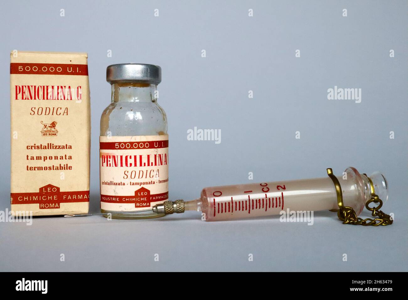 Vintage 1957 Vial of PENICILLIN G Produced by LEO Pharmaceutical ...