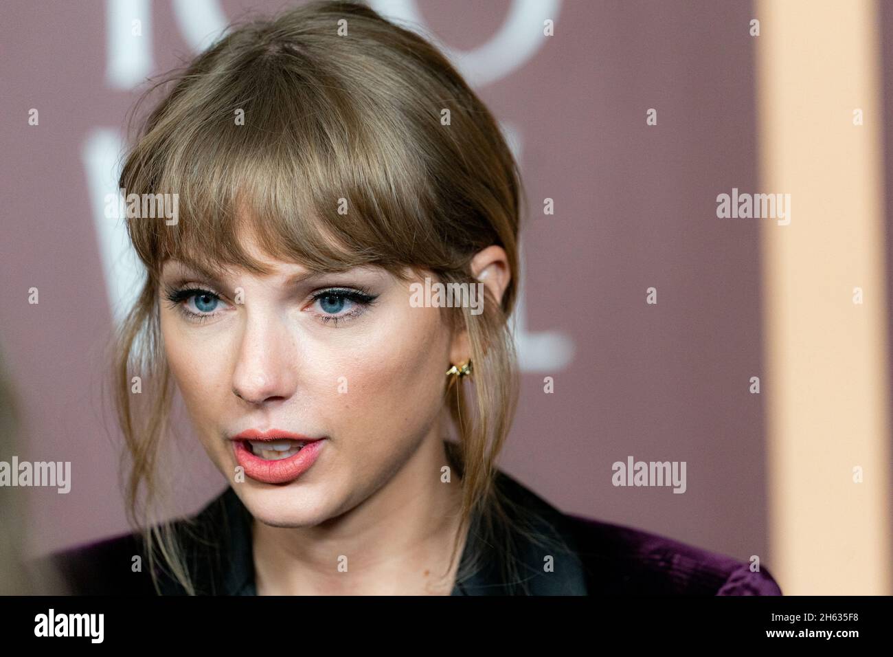Taylor swift 2021 hi-res stock photography and images - Alamy