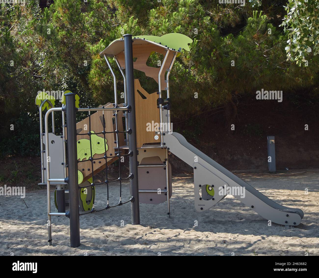 Children playground architecture hi-res stock photography and images ...