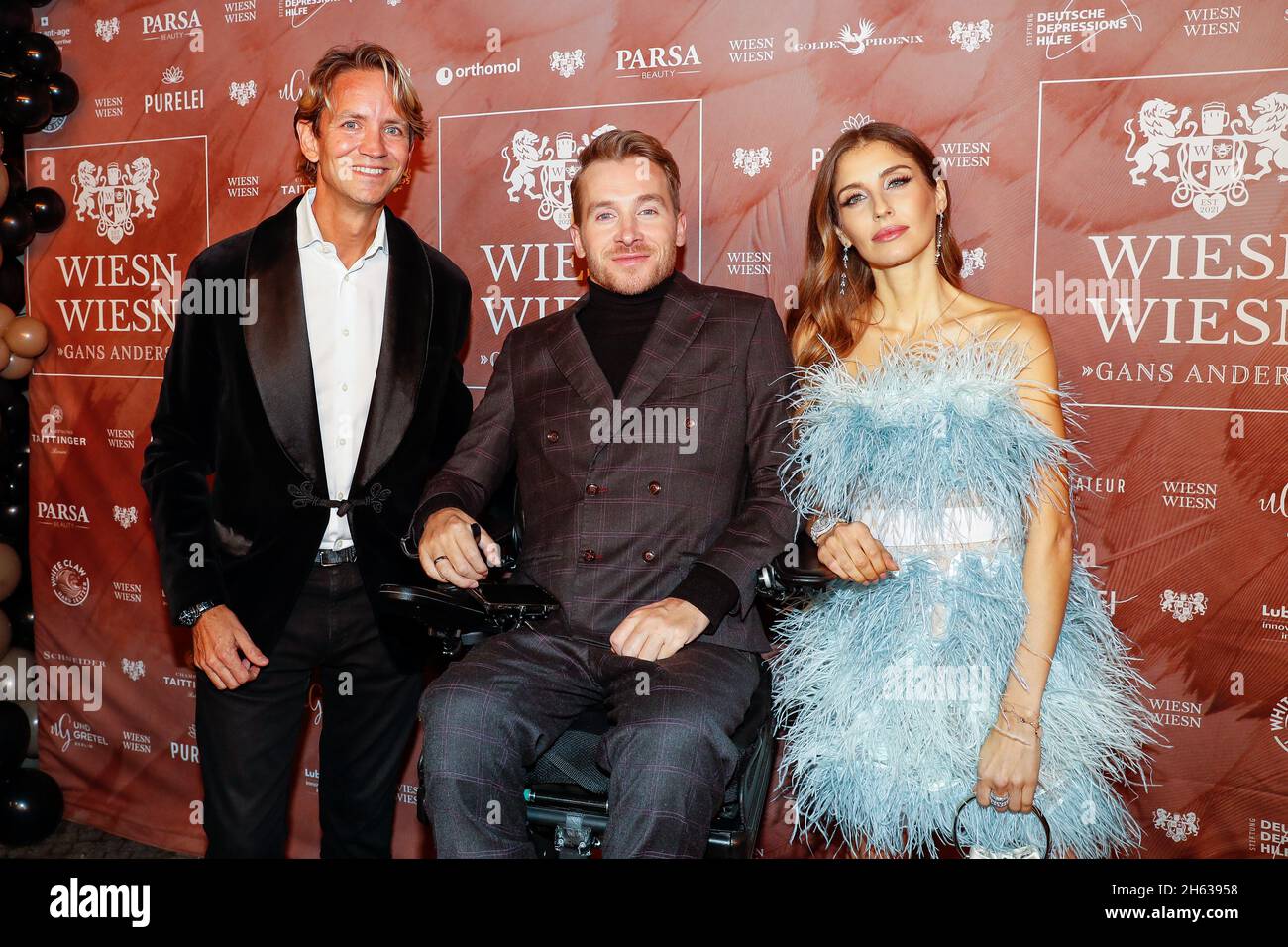 Berlin, Germany. 12th Nov, 2021. Willem Tell (l-r), Samuel Koch and ...