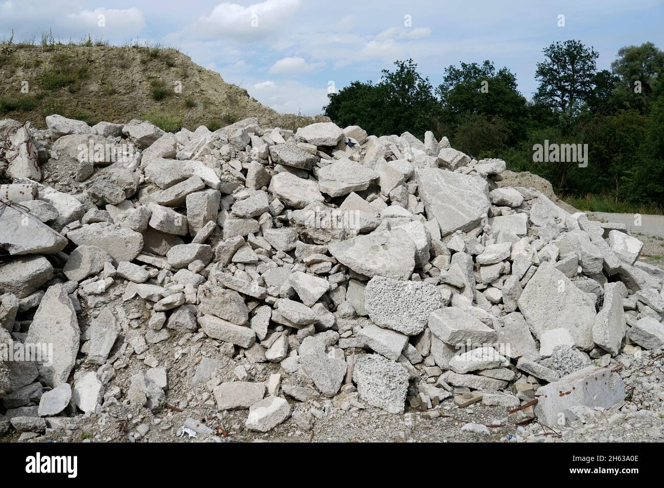 Building blocks and debris from demolition hi-res stock photography and ...