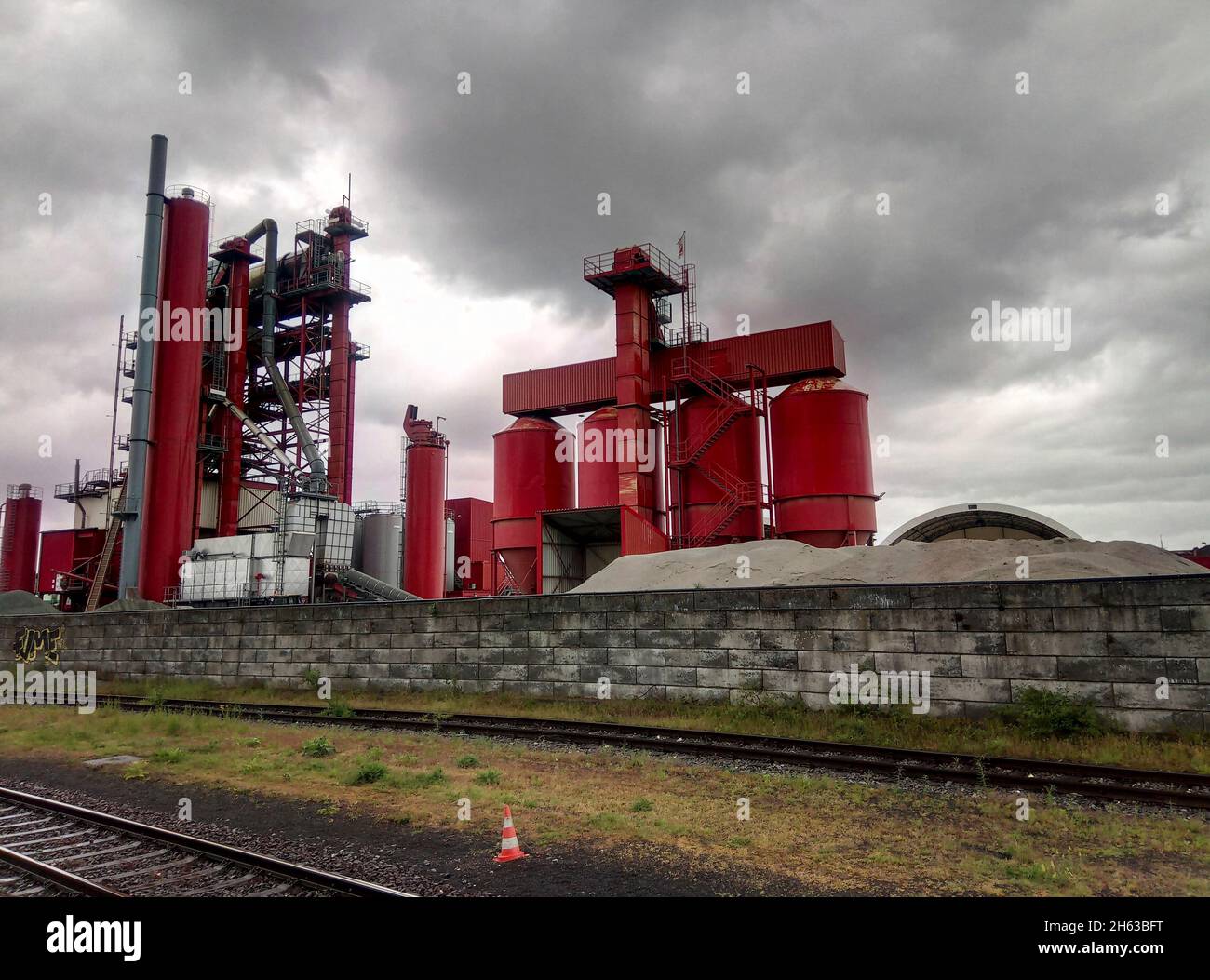 Mural work factory hi-res stock photography and images - Alamy