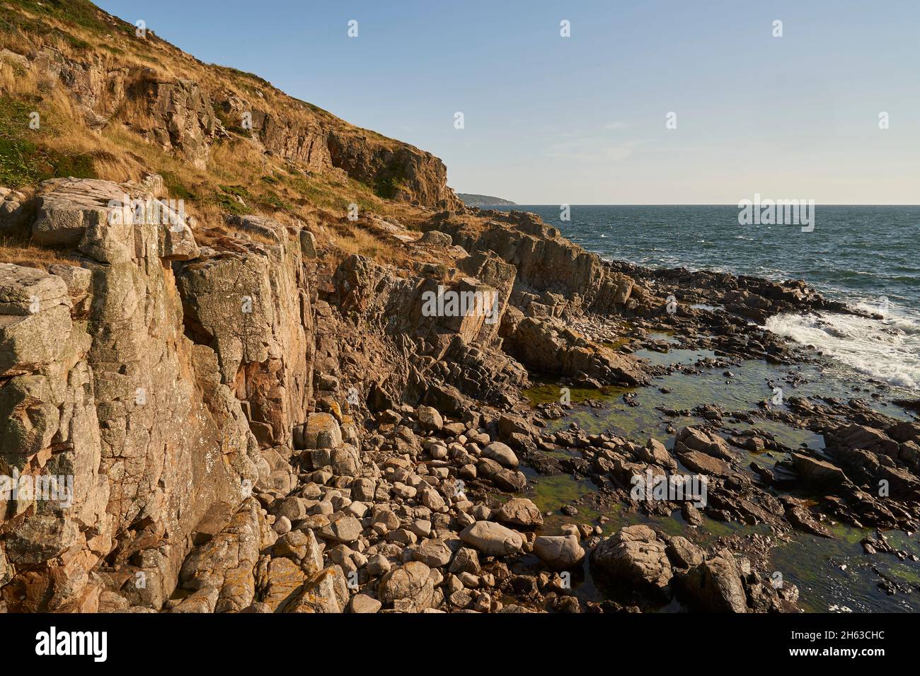 Sea coastal rugged cliffs water hi-res stock photography and images - Alamy
