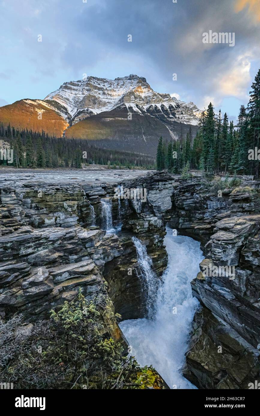 Mount kerkeslin jasper national park hi-res stock photography and ...