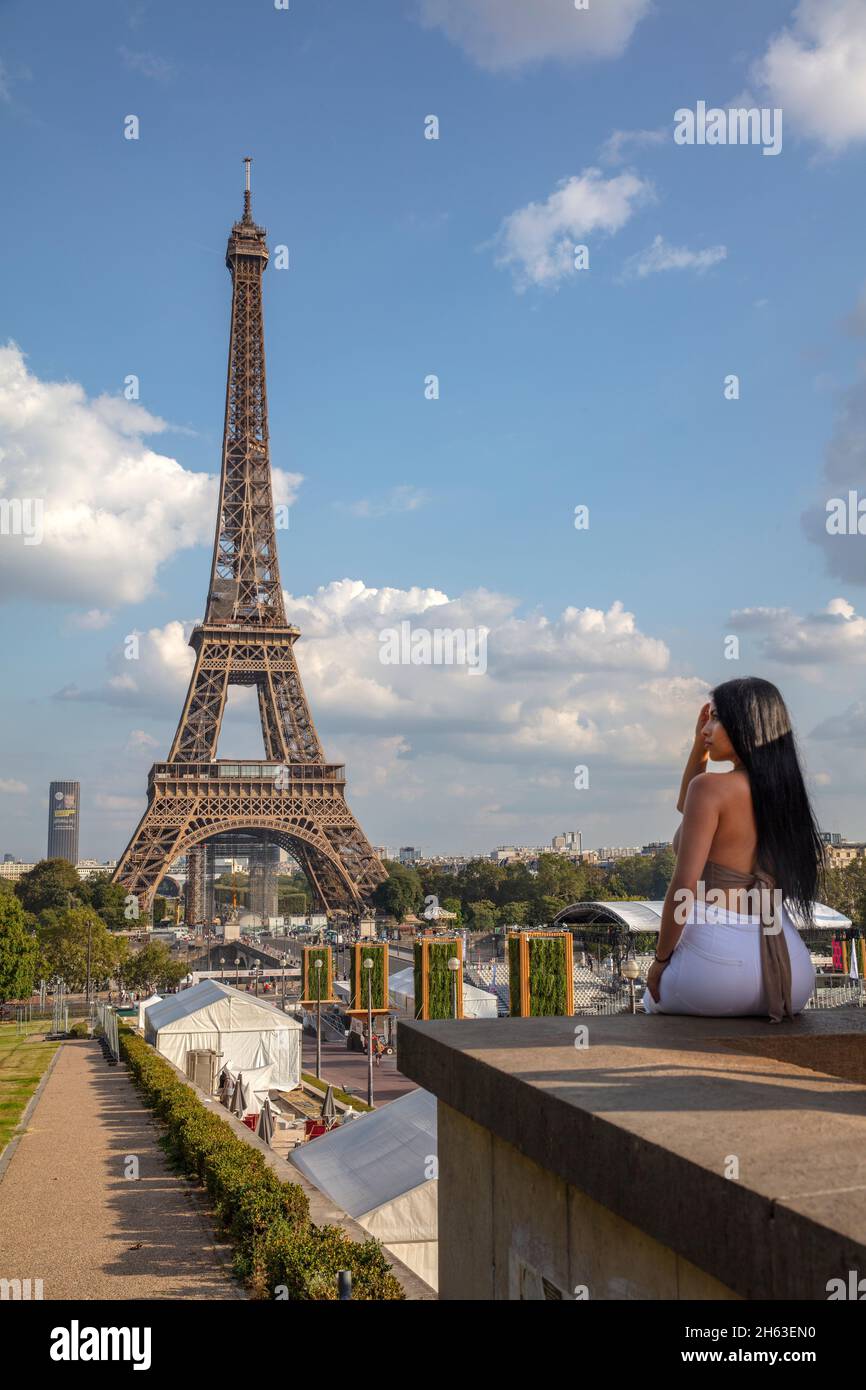 Paris france human interest hi-res stock photography and images - Alamy