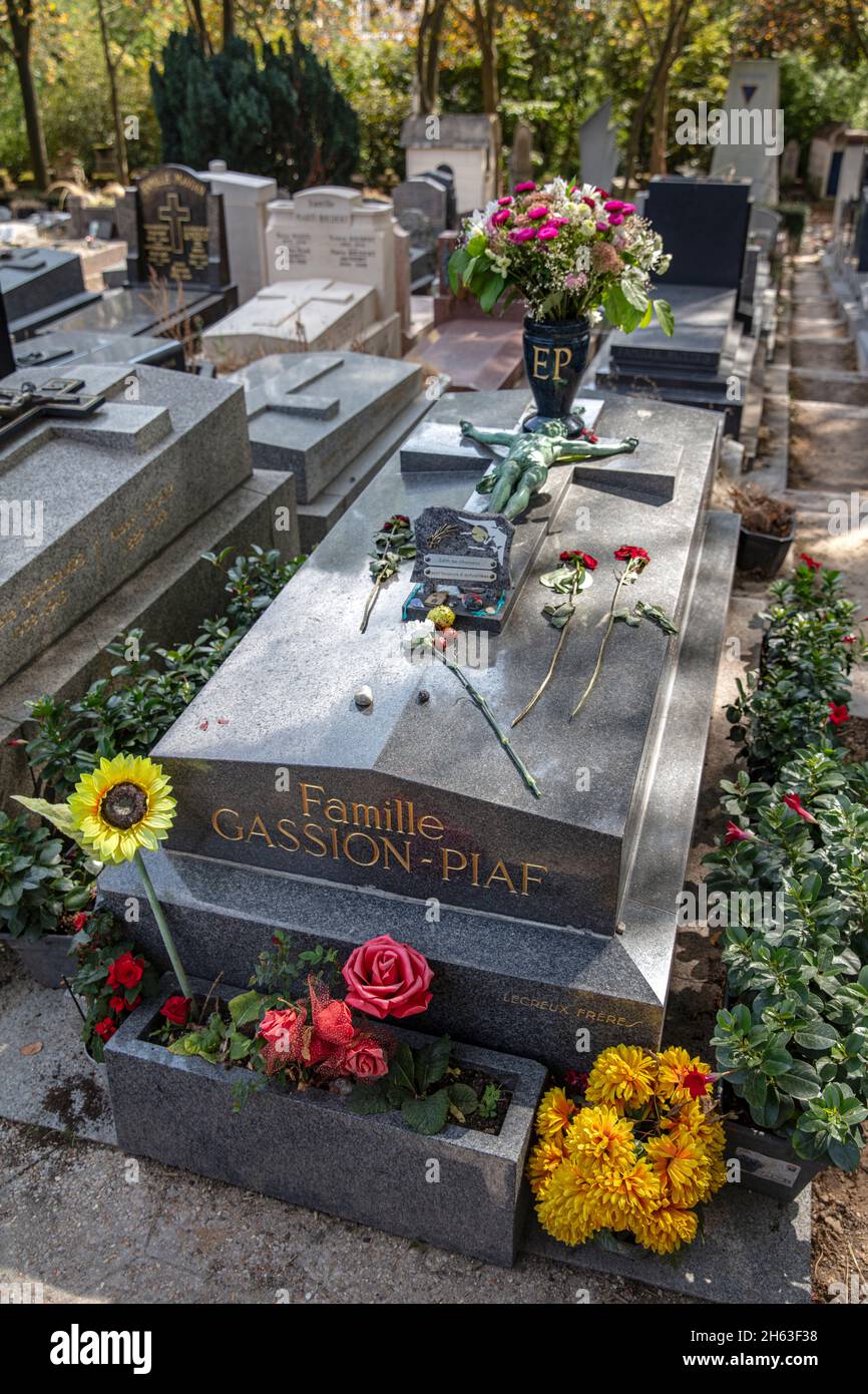 france,paris,pere lachaise cemetery,edith piaf Stock Photo - Alamy