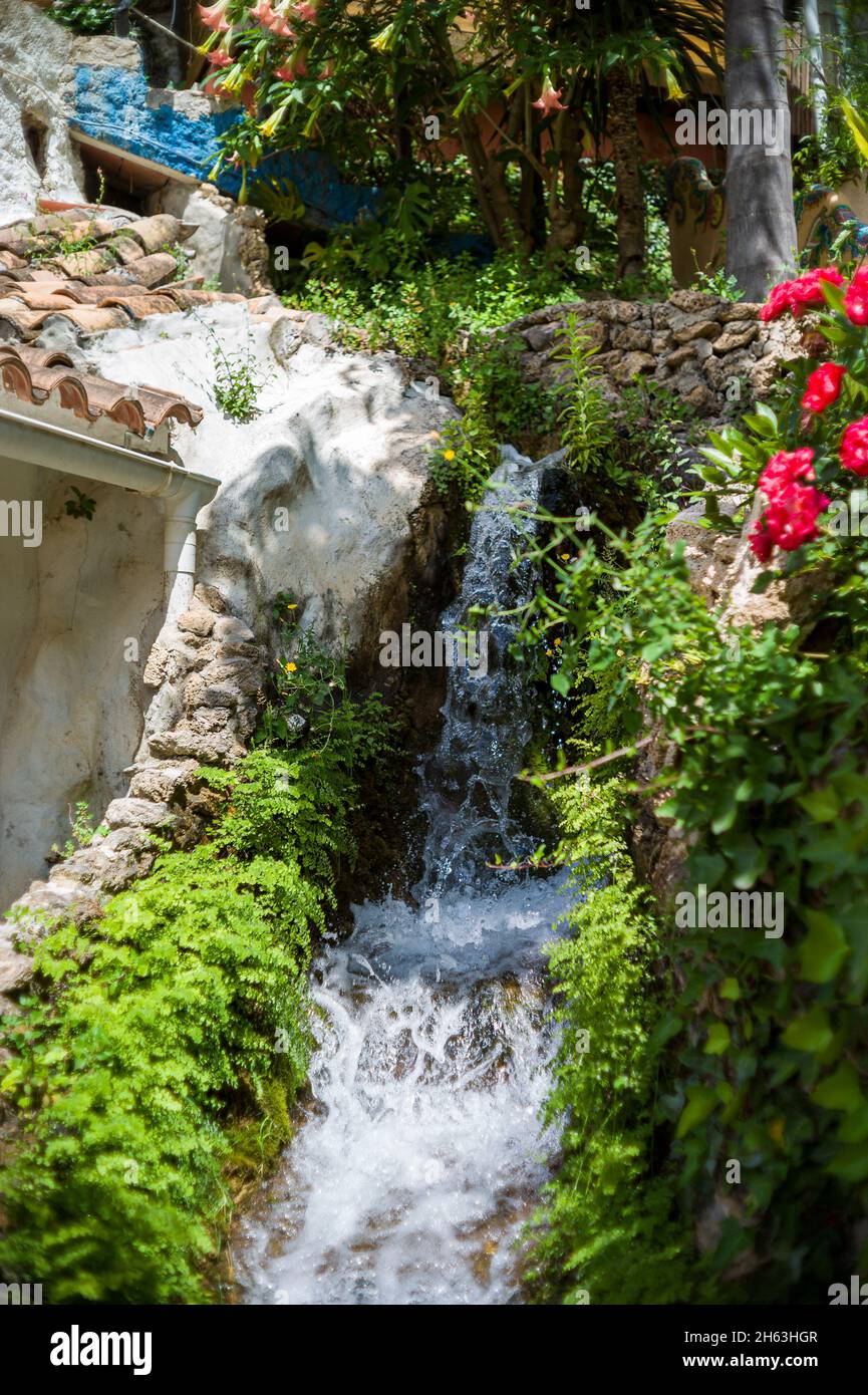 Spring water feature hi-res stock photography and images - Alamy
