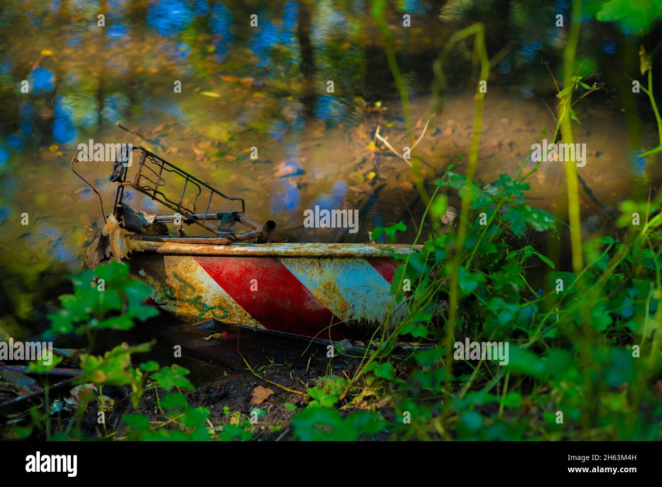 Dumping waste in river hi-res stock photography and images - Alamy